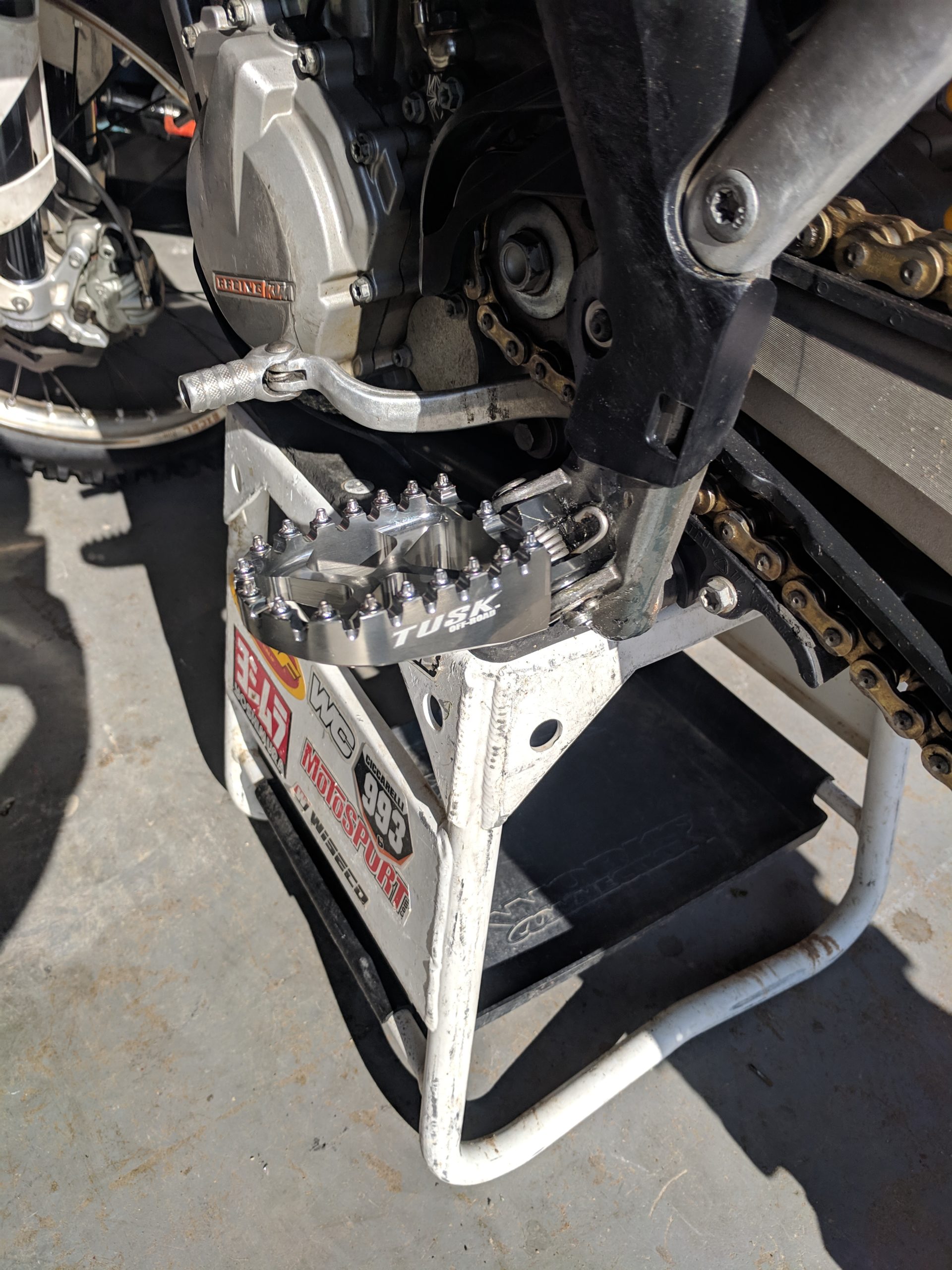 Tusk Billet Race Foot Pegs Review - Horsepower Hub